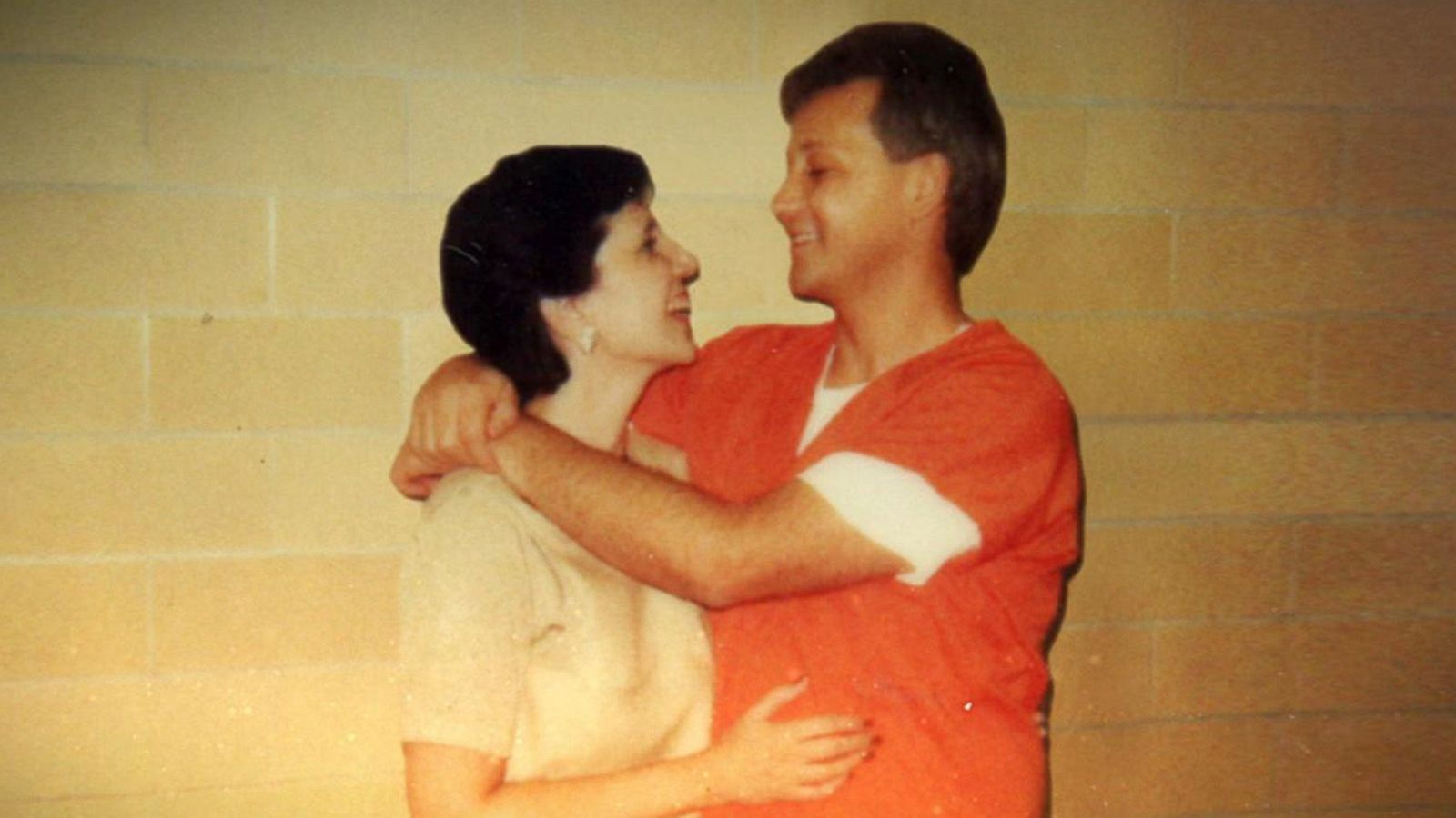Why This Woman Fell in Love With a Convicted Killer on Death Row - Good ...