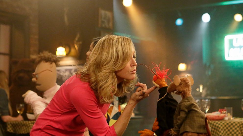 Lara Spencer Goes Backstage at 'The Muppets' - ABC News