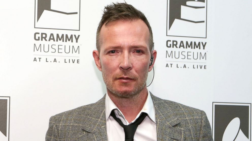 Rock Star Scott Weiland Is Dead at 48 - ABC News
