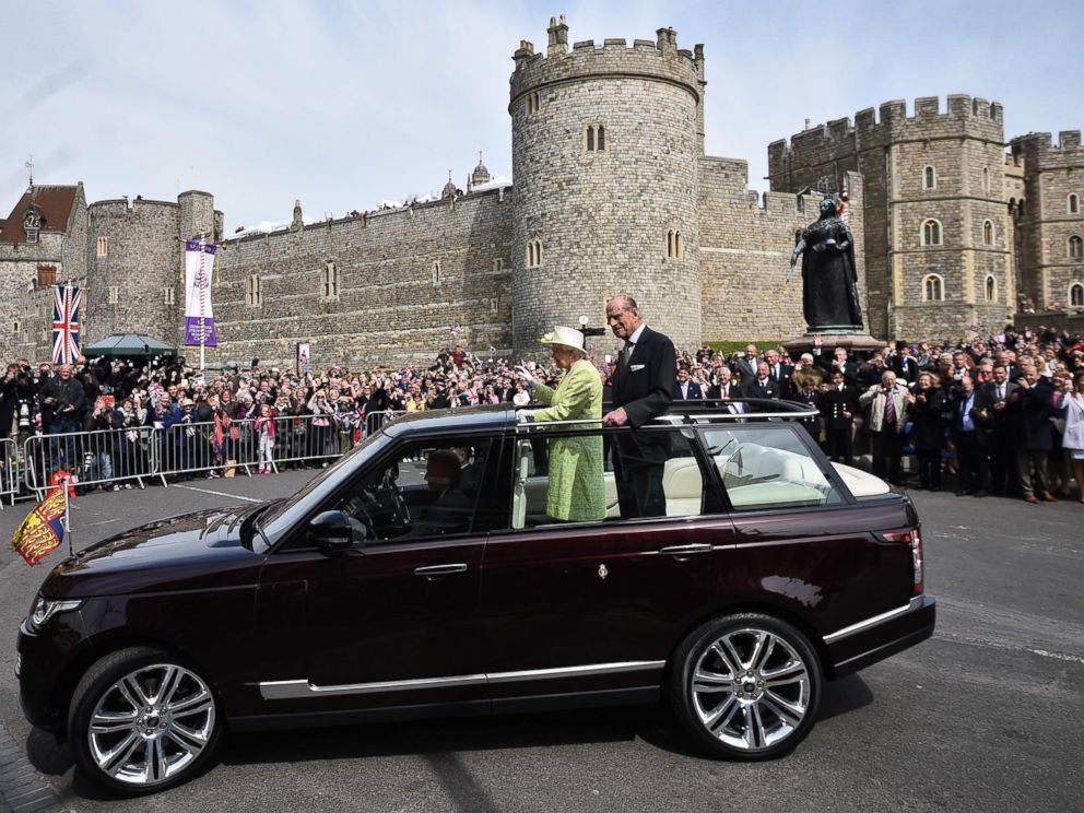 Queen Elizabeth Celebrates 90th Birthday With Gun Salute