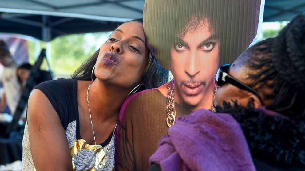 Fans Celebrate Prince's Life at Tribute Concert Filled With A-Listers ...