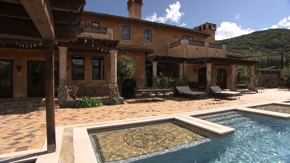 Meet the real family that lives in the 'Bachelor' mansion - ABC News