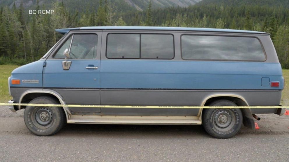 Video Manhunt underway after couple found dead on Canadian highway ... Video Manhunt underway after couple found dead on Canadian highway ...