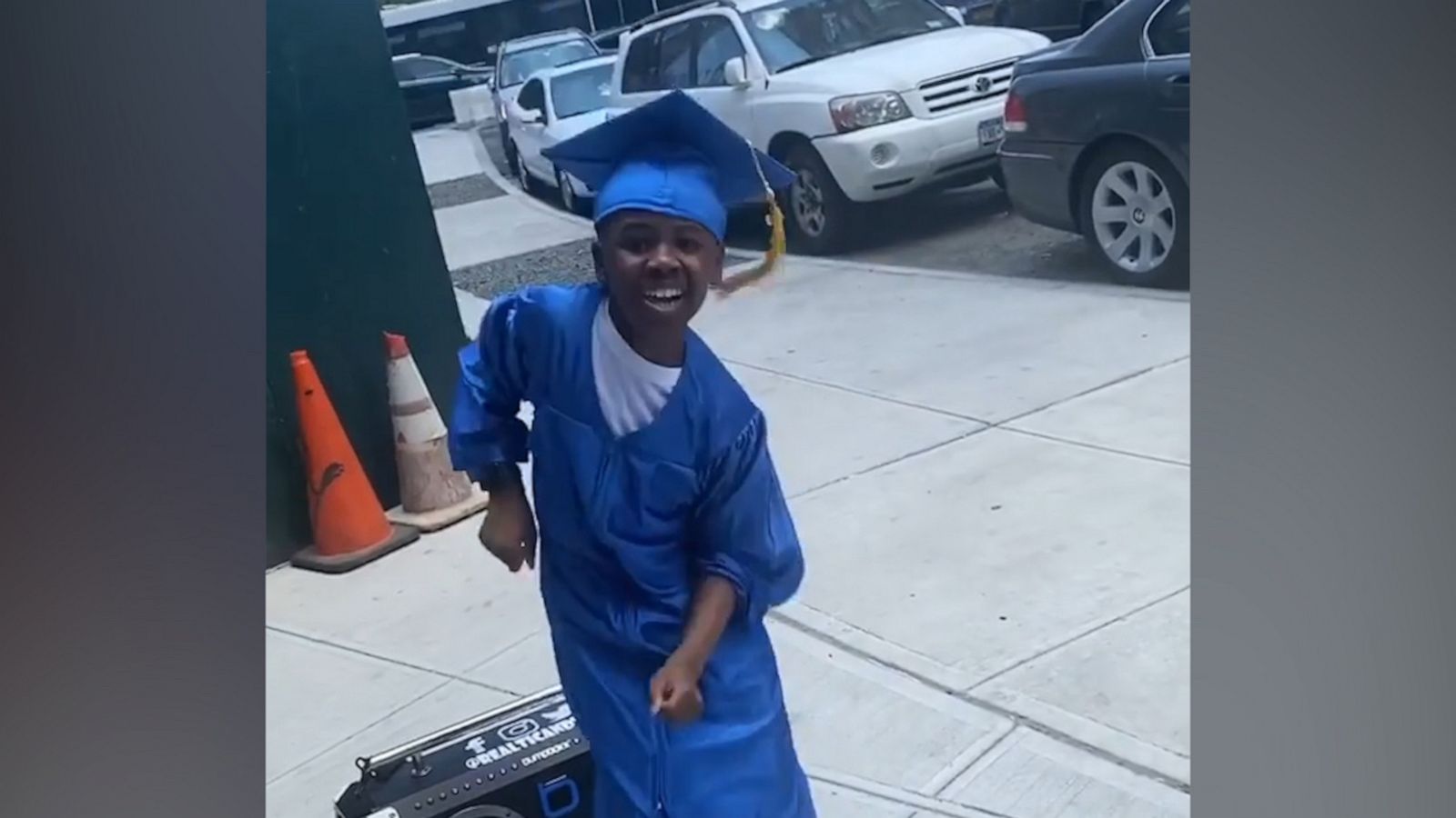 13-year-old celebrates middle school graduation with epic dance moves ...