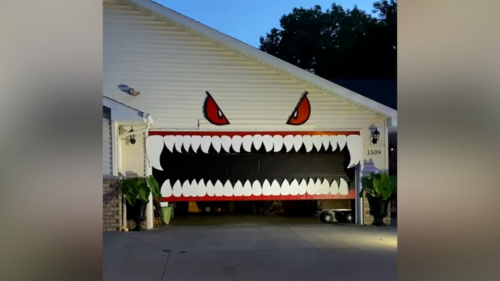 Mom is creepin' it real this Halloween with larger-than-life DIY garage ...