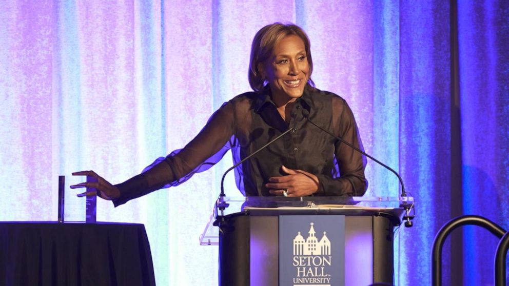 Robin Roberts receives award from Seton Hall University | GMA