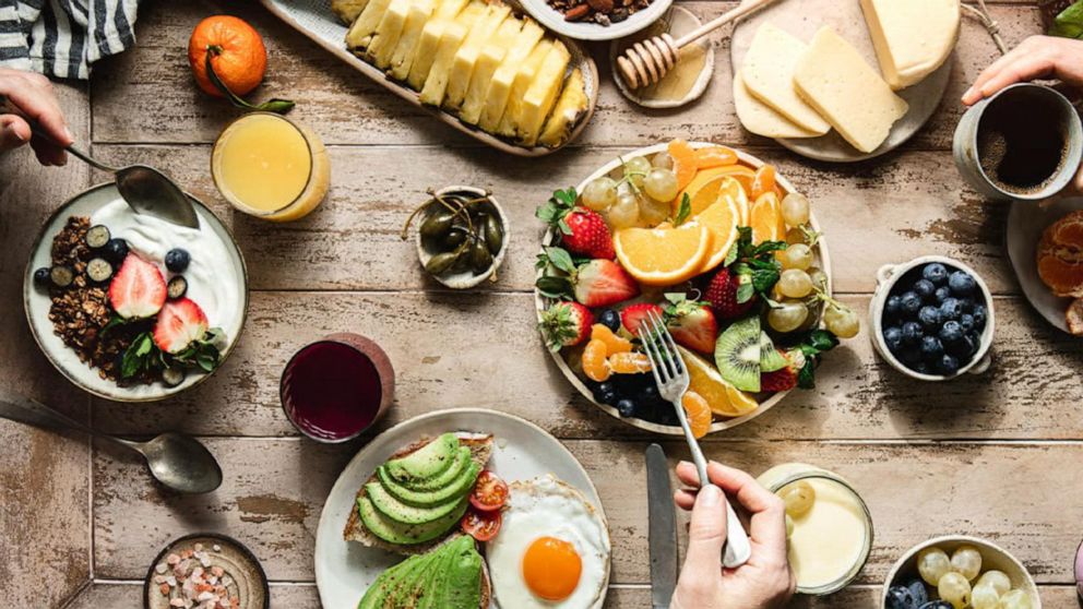 Does eating at different times of the day impact overall health? | GMA