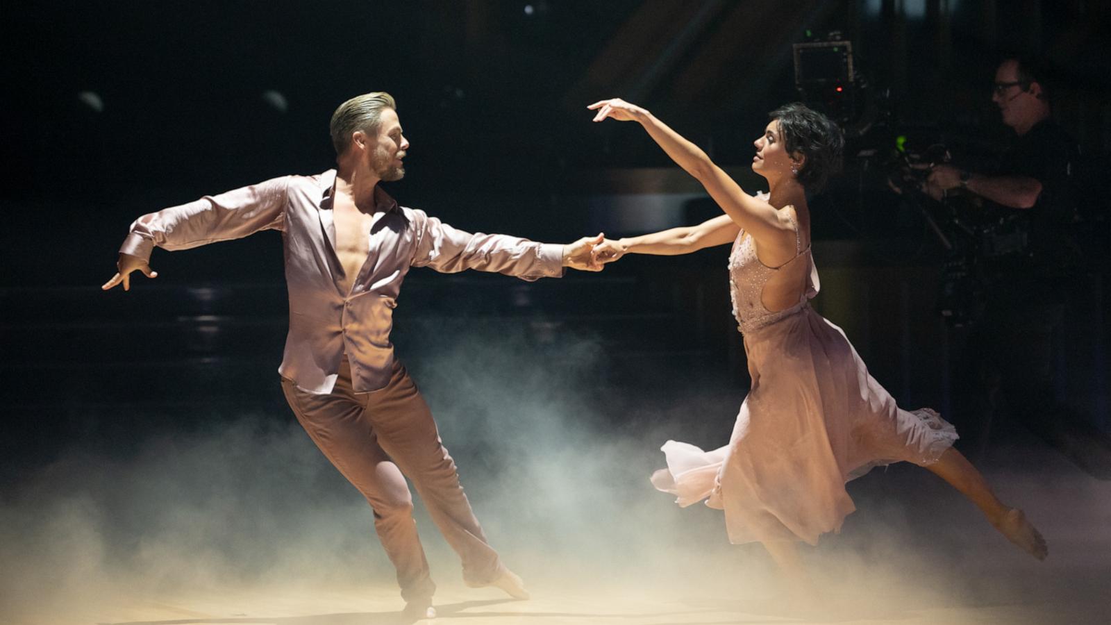 Hayley Erbert performs on 'DWTS' with Derek Hough nearly 1 year after ...