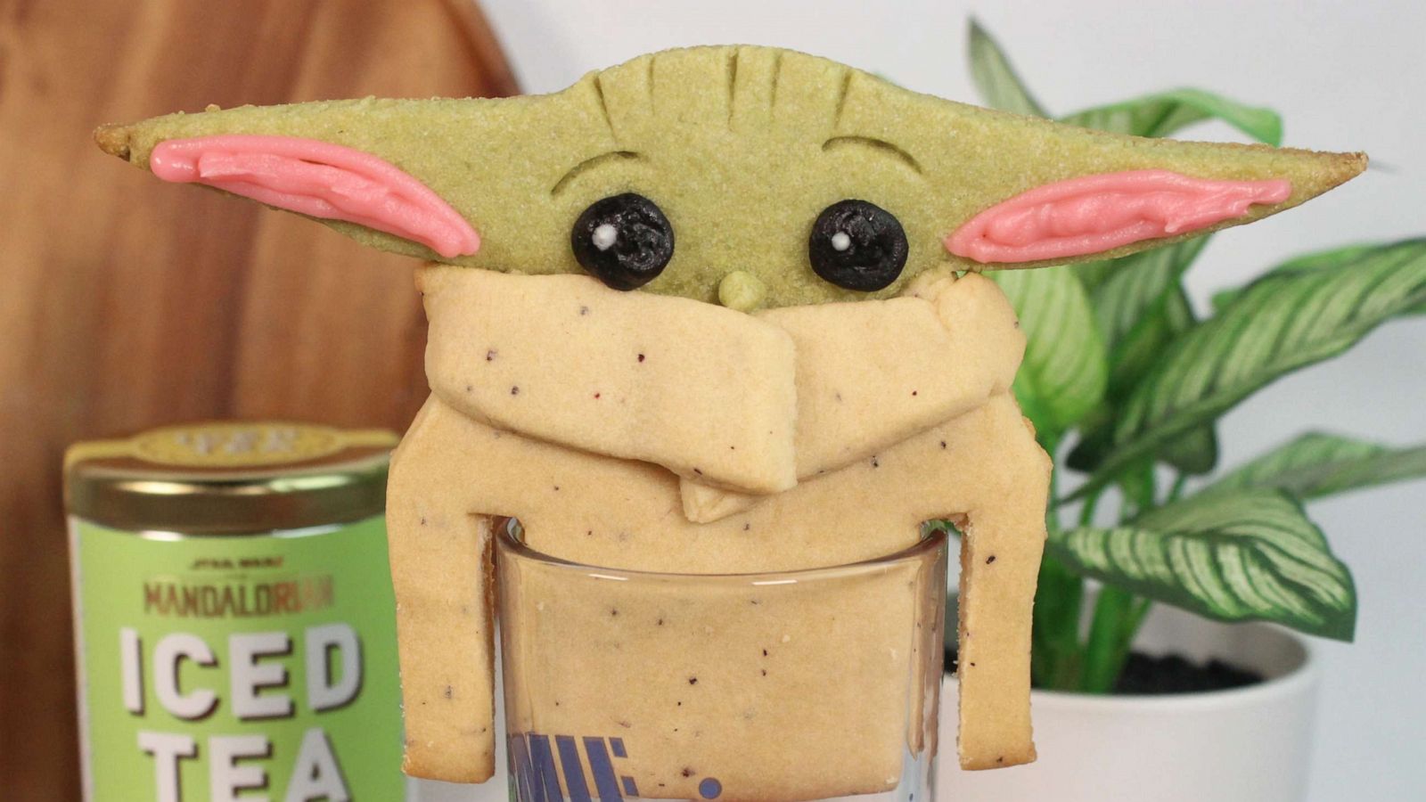 Grogu Tea Cookies for 'Mandalorian' fans - Good Morning America