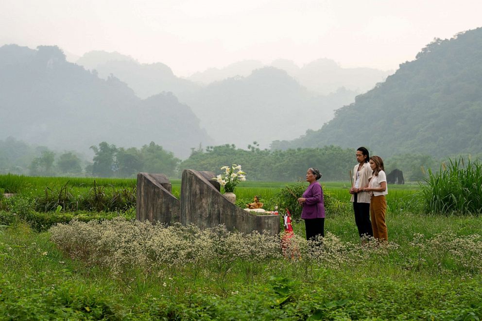 Rachael Leigh Cook, Scott Ly celebrate travel, Vietnam and more in 'A ... Rachael Leigh Cook, Scott Ly celebrate travel, Vietnam and more in 'A ...