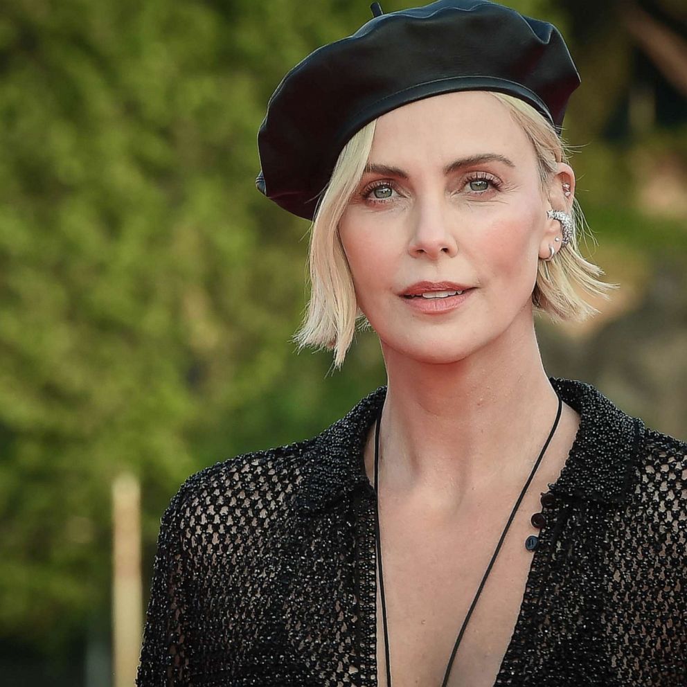 Charlize Theron denies having face-lift, discusses aging in new ...
