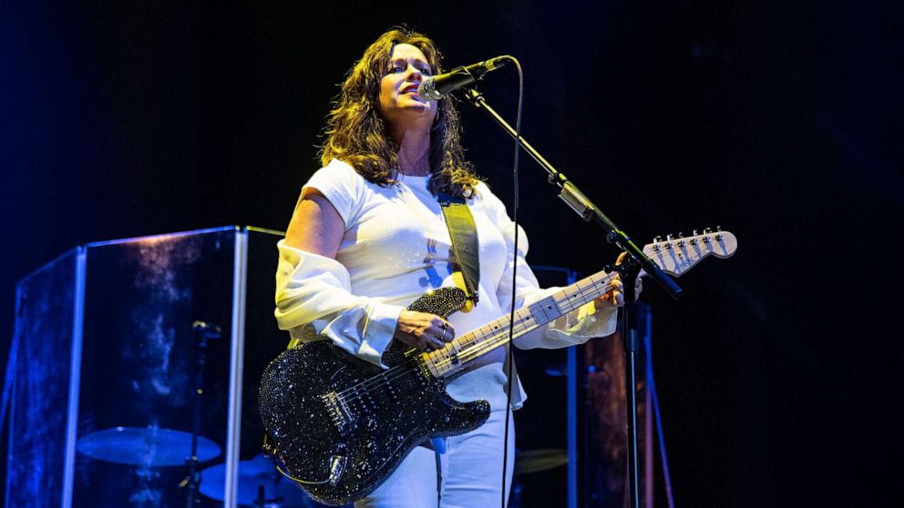 Alanis Morissette welcomes son Winter Mercy - Good Morning America
