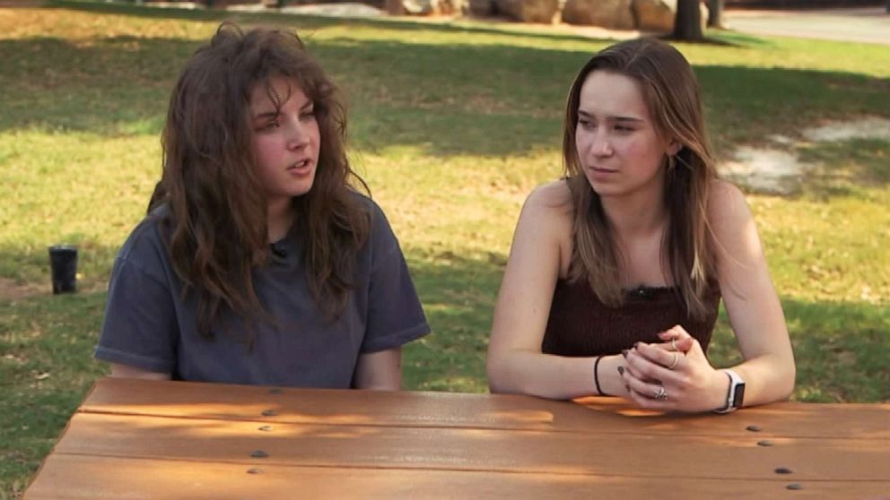 Teens fight book banning with their own banned book clubs - ABC News