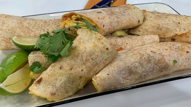 Bobby Flay's breakfast burrito recipe - Good Morning America