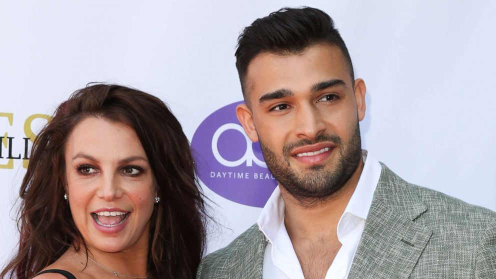 Britney Spears joins TikTok 'Toxic' trend to celebrate boyfriend's ...