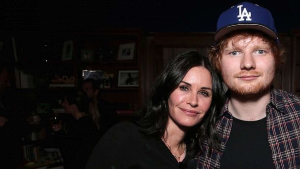 Courteney Cox and Ed Sheeran recreate the 'routine' from 'Friends ...