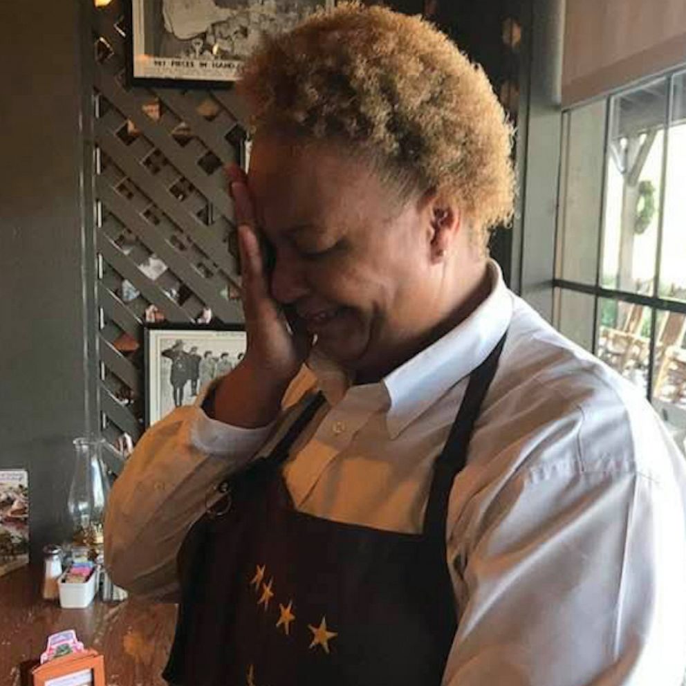 Cracker Barrel Servers Receive Thousands In Tips From Strangers For The Cracker Barrel Servers Receive Thousands In Tips From Strangers For The