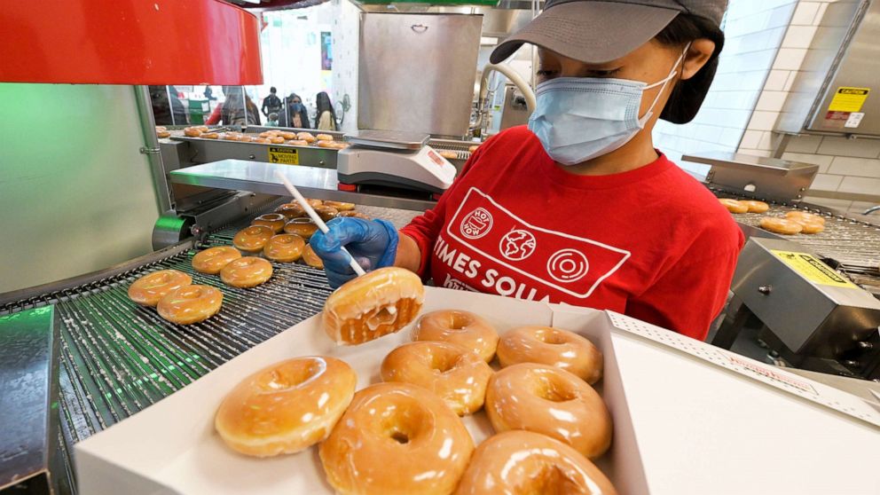 Krispy Kreme offers a dozen free glazed doughnuts to blood donors ...