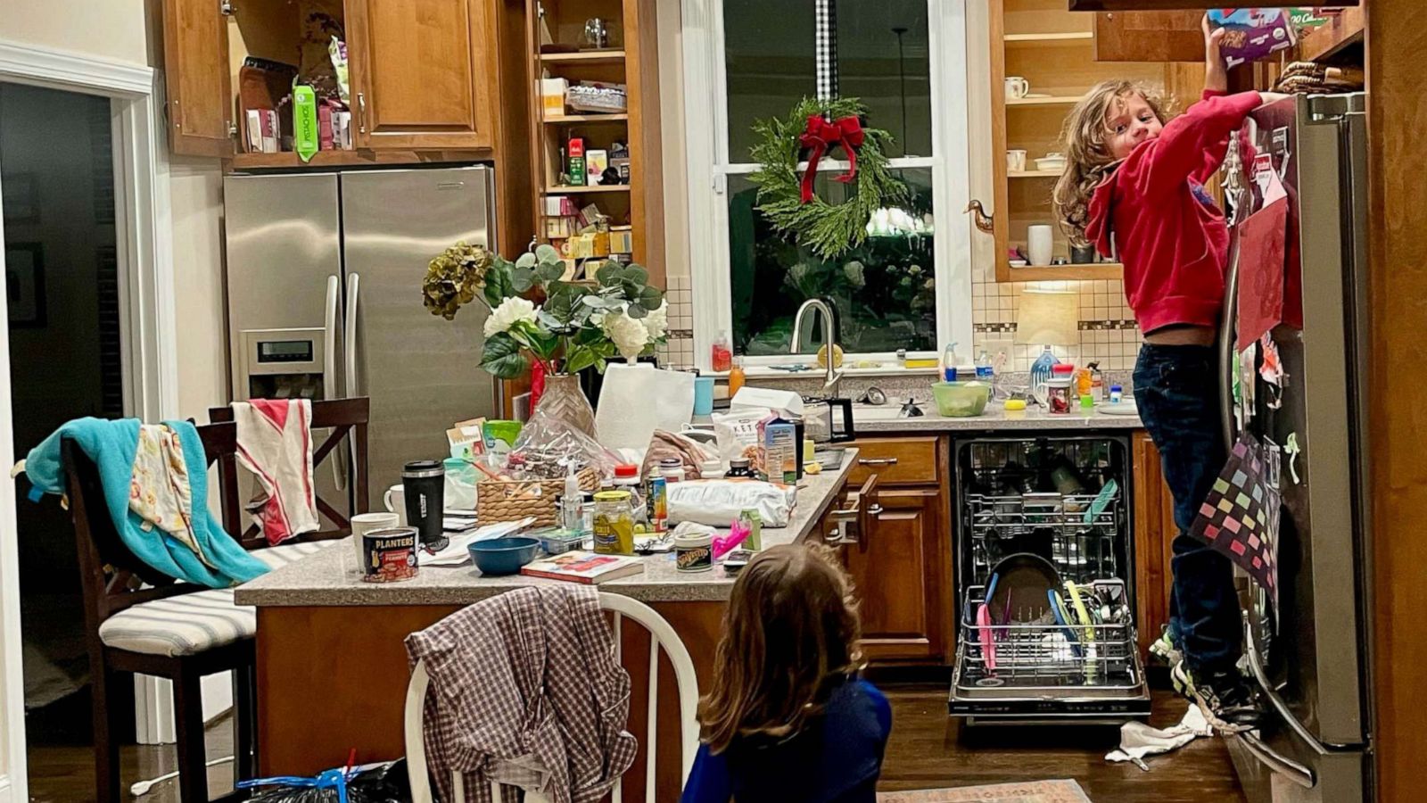 Mom shares messy reality of living with kids - Good Morning America