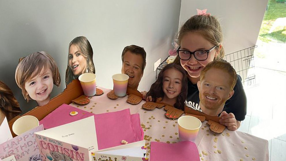 'Modern Family' cast helps 10-year-old celebrate her birthday in ...
