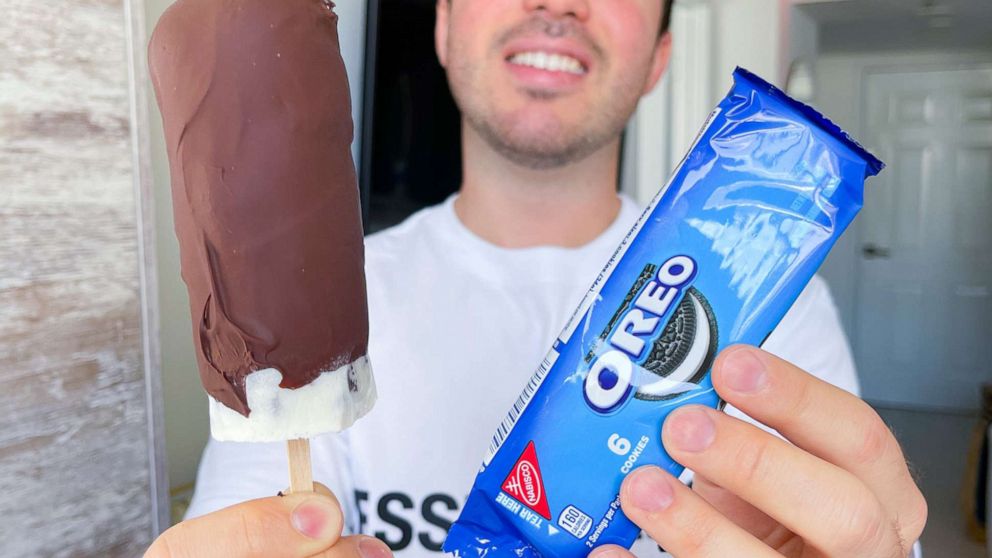 How to easily turn a pack of Oreos into an ice cream bar - ABC News