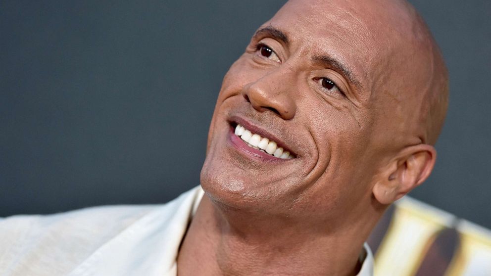 Watch Dwayne 'The Rock' Johnson surprise a Hollywood tour bus in his ...