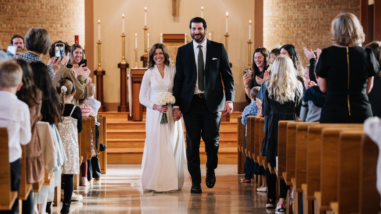 Teacher gets married in front of her students - Good Morning America