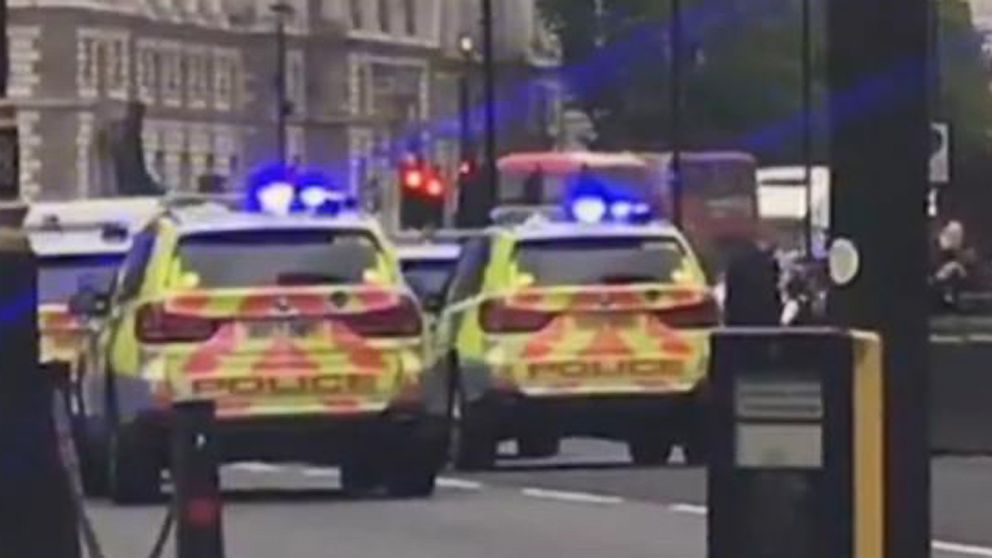 Video Driver arrested after crashing into barrier at British Parliament ... Video Driver arrested after crashing into barrier at British Parliament ...