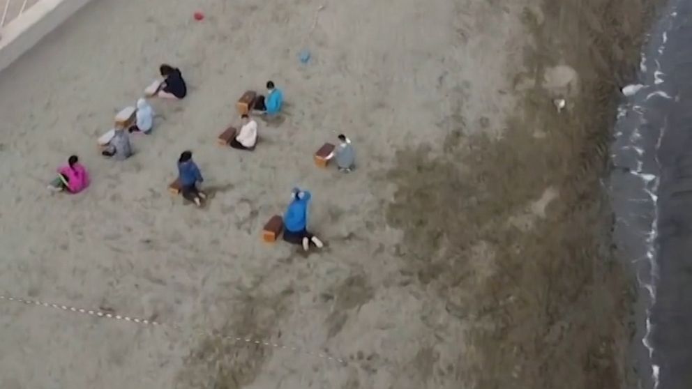 Students start classes on the beach | GMA
