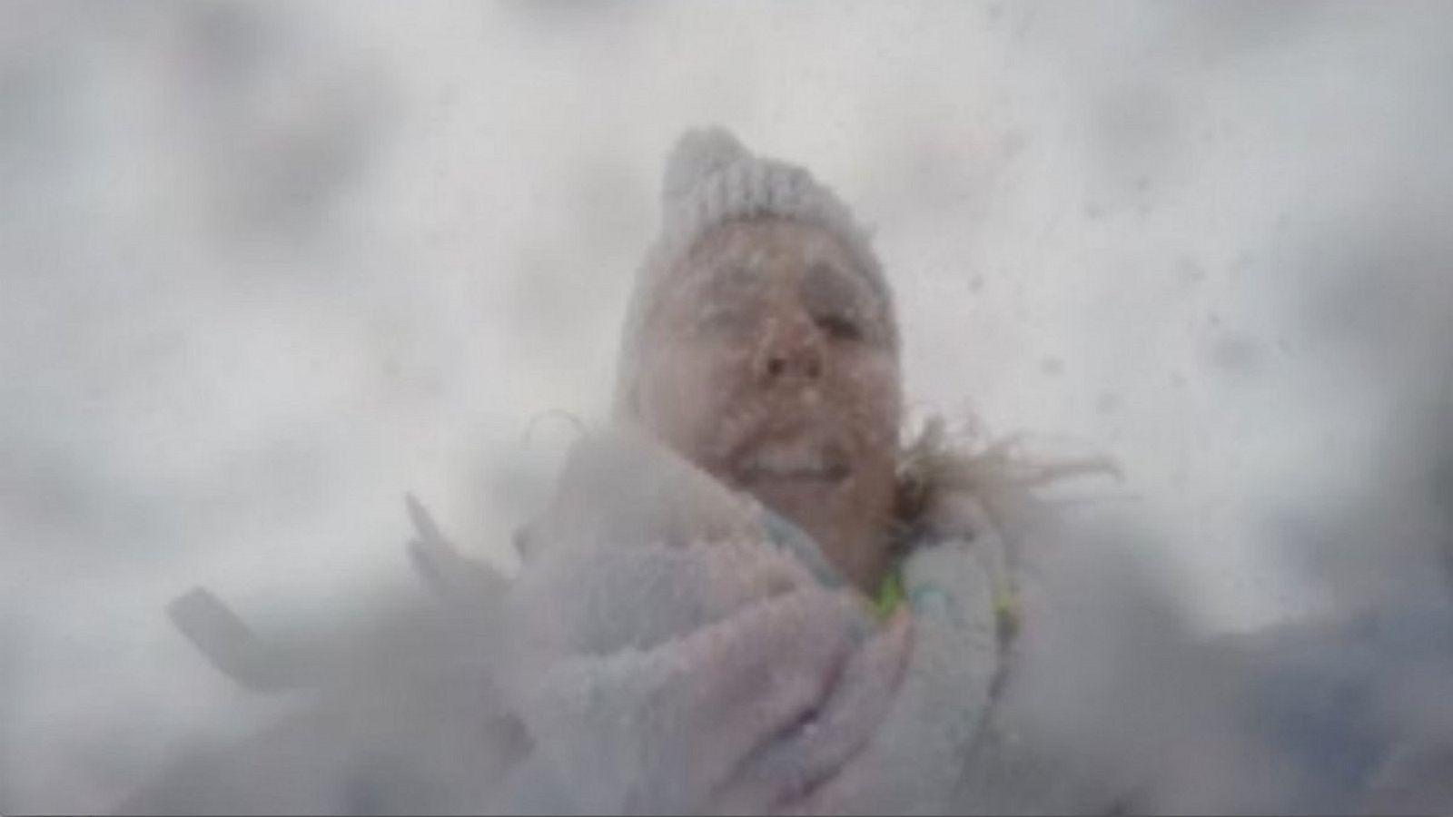 Hiker's Video Shows Everest Avalanche - Good Morning America