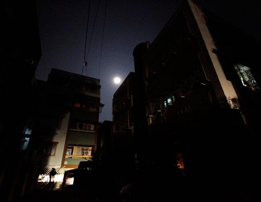 Power Outage In India Picture | India: The World's Biggest Power ...