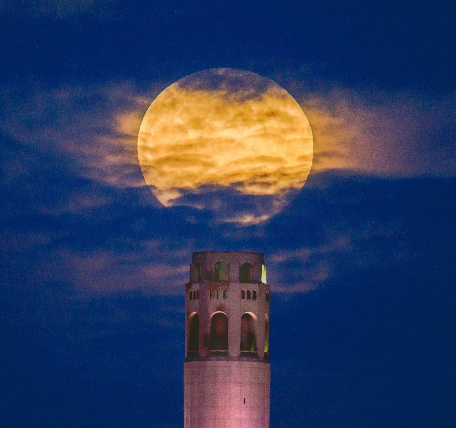 Slideshow: The pink supermoon dazzles Photos | Image #41 - ABC News