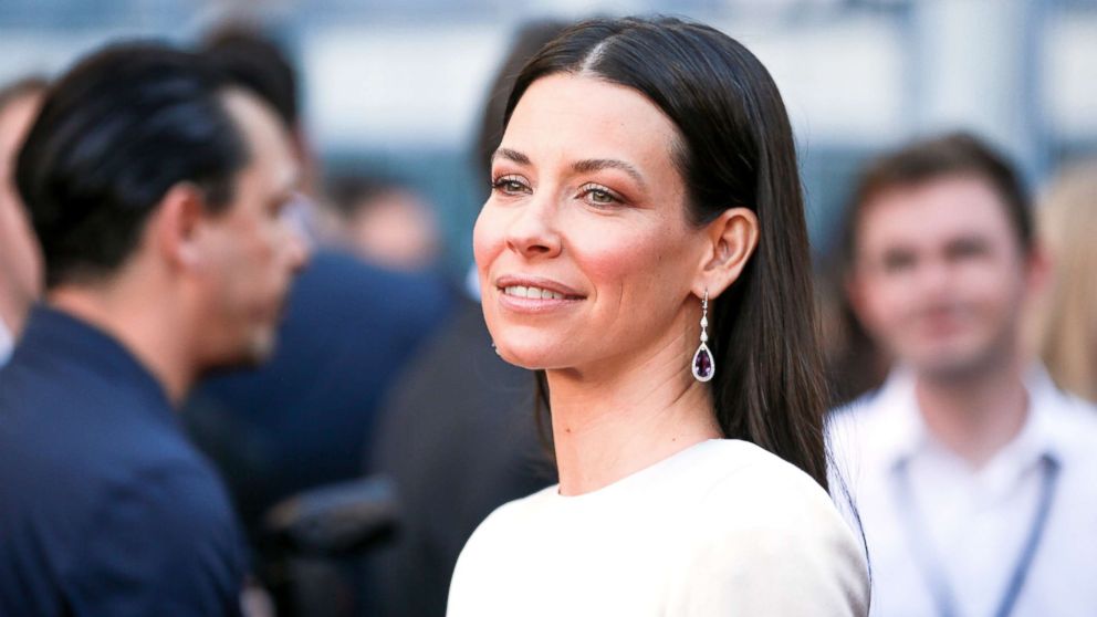 Evangeline Lilly Says She Was Basically Cornered Into Doing A Partial Nude Scene In Lost