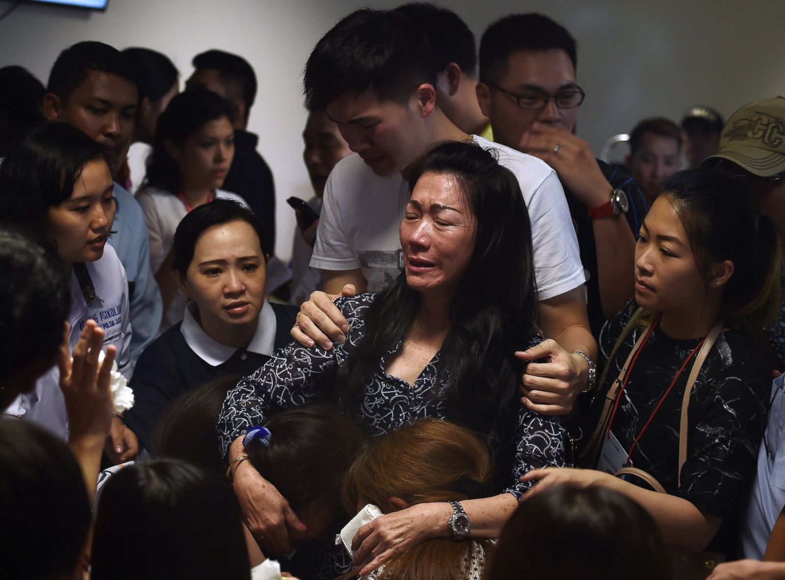 Search for AirAsia Flight 8501 Photos | Image #271 - ABC News