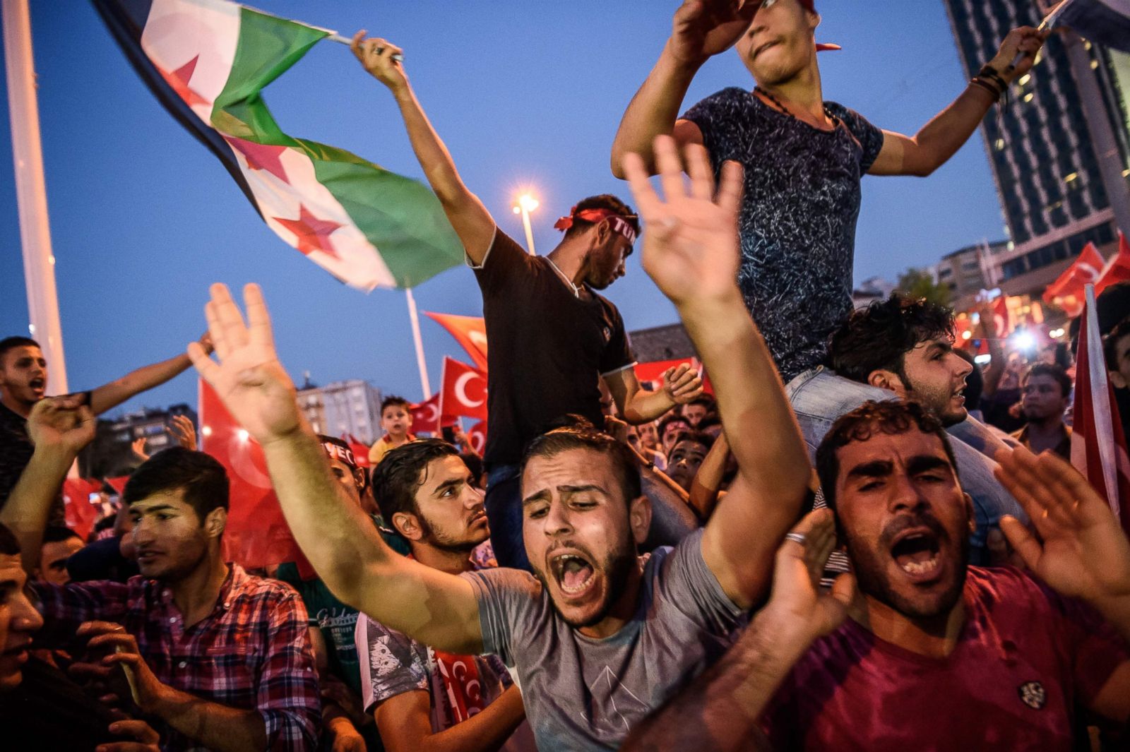 Dramatic Scenes From Turkey's Attempted Military Coup Photos | Image ...