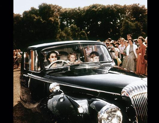 Queen Elizabeth Picture Queen Elizabeth 60 Years On The Throne Abc News