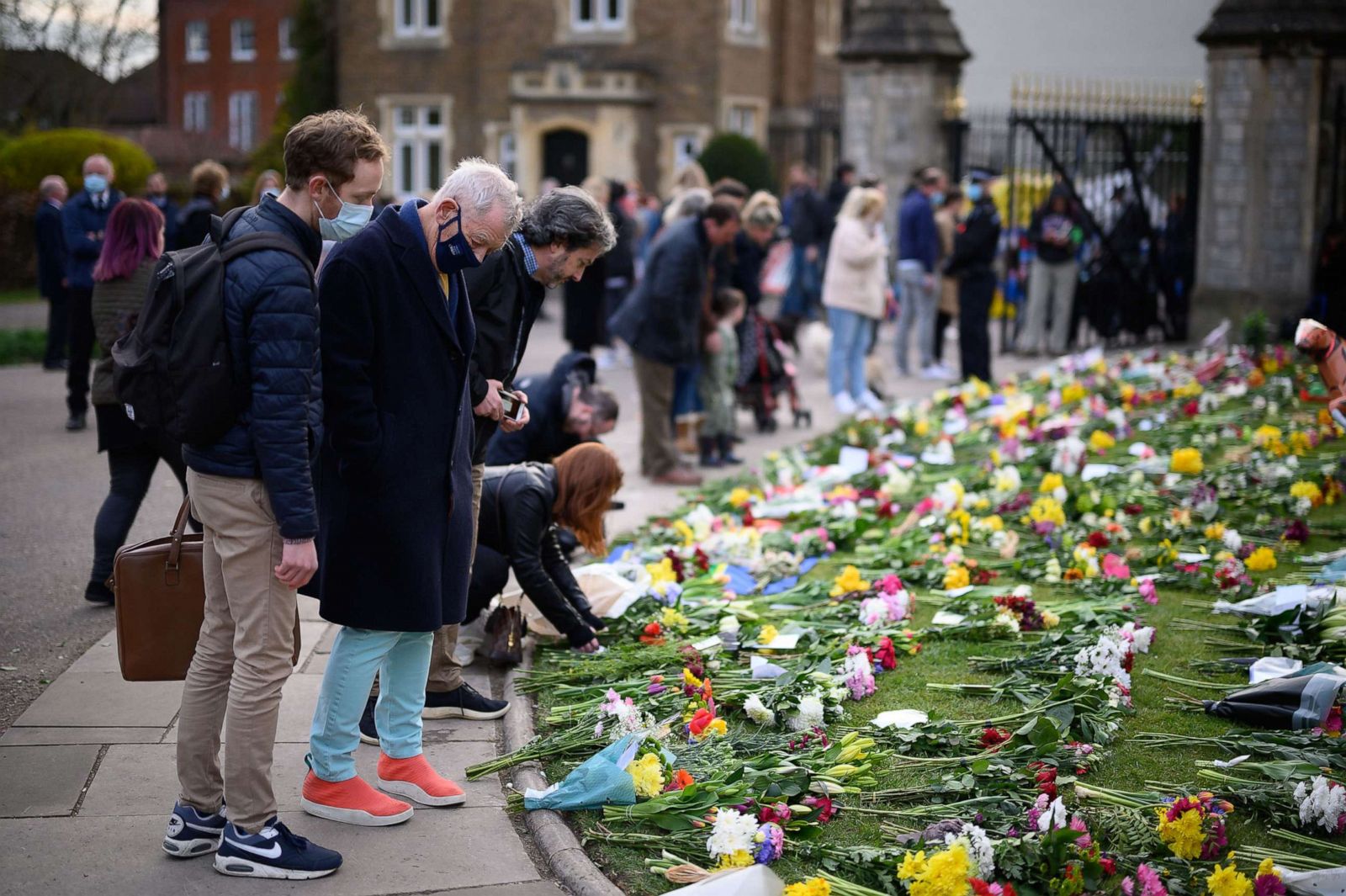 Mourners pay tribute to Prince Philip following his death Photos ...