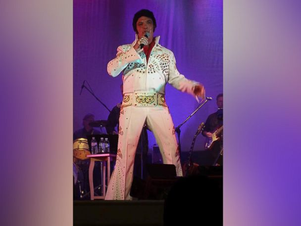 Man Grants Terminally Ill Wifes Dying Wish By Impersonating Elvis