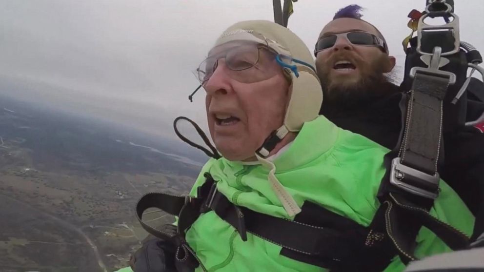 Texas Man Celebrates 100th Birthday by Skydiving for 1st Time Ever ...