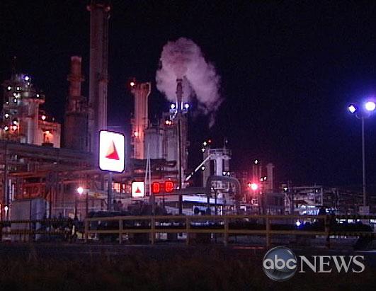 Oil Refineries Picture | Fires, Explosions and Poison Clouds - ABC News
