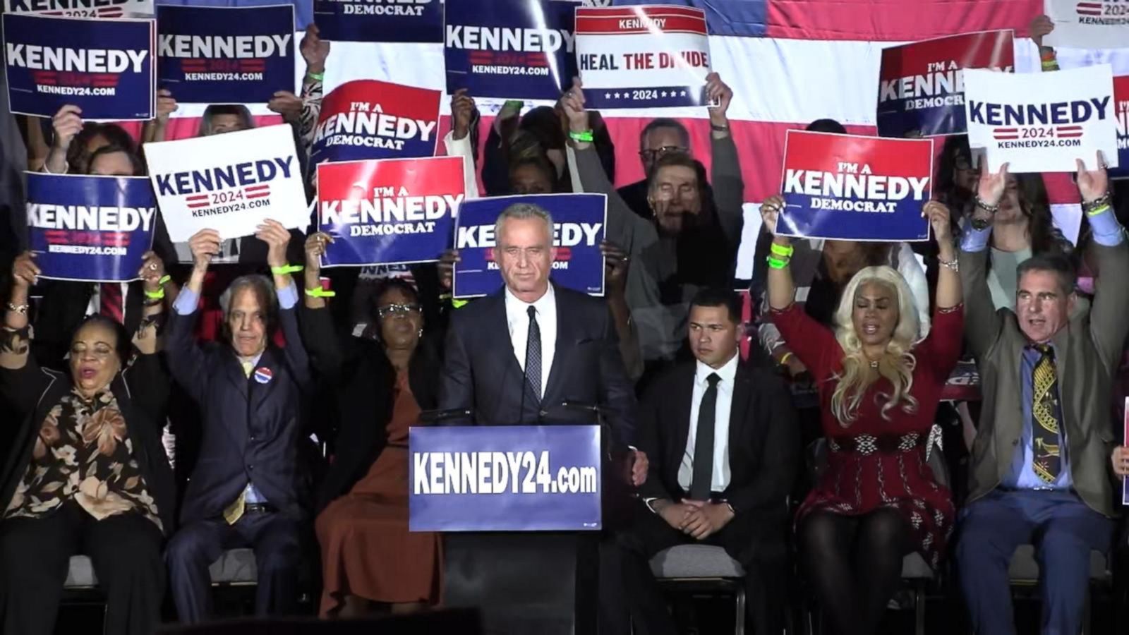 Robert F. Kennedy Jr. launches long-shot presidential bid as a Democrat ...