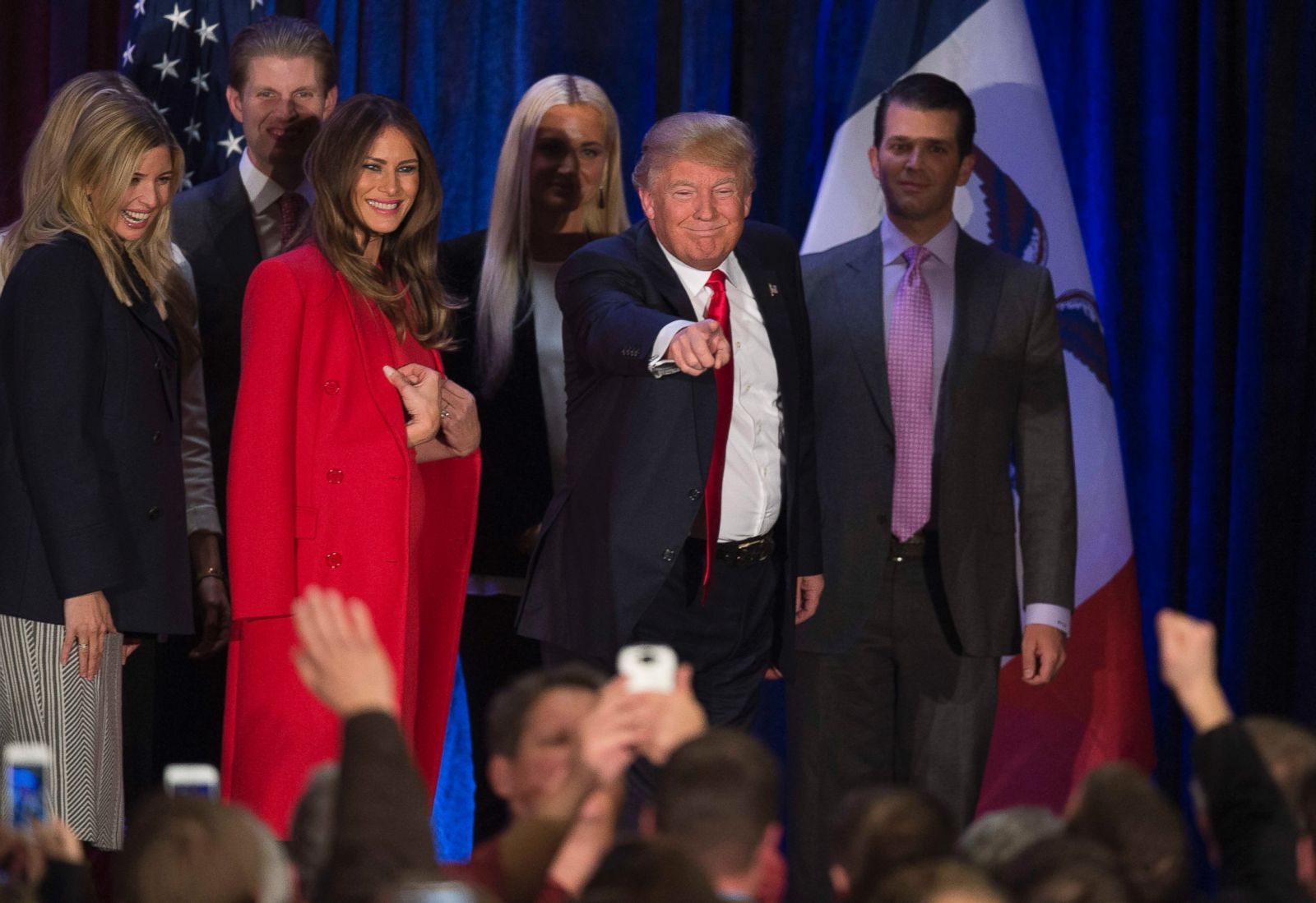 How the Presidential Candidates Wrapped up in Iowa Photos | Image #41 ...