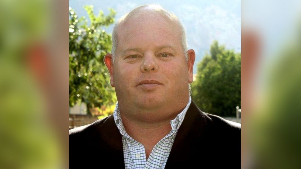 Why a suburban Midwest dad started a Draft Oprah 2020 PAC - ABC News