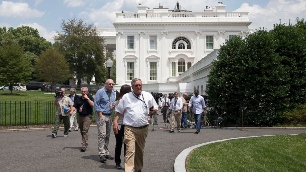 White House Press Briefing Room Evacuated Following Bomb Threat - ABC News