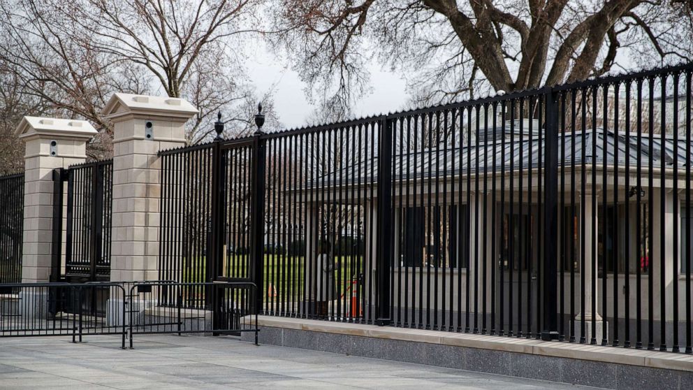 White House imposes guest restrictions amid new coronavirus concerns ...