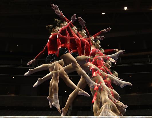 Amazing Images of Gymnasts In Motion Picture | Multiple Exposure Photos ...