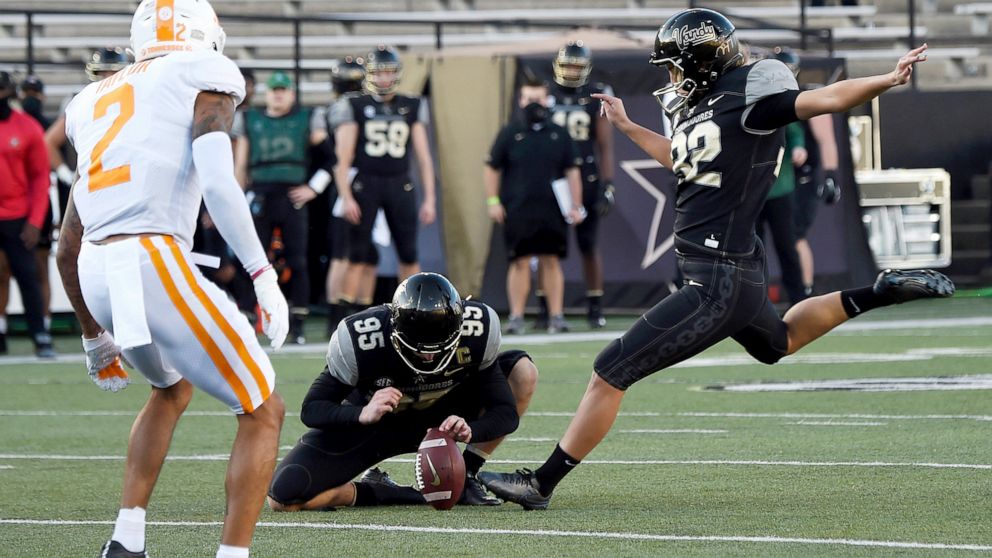 Sarah Fuller now 1st woman to score in Power 5 college football game ...