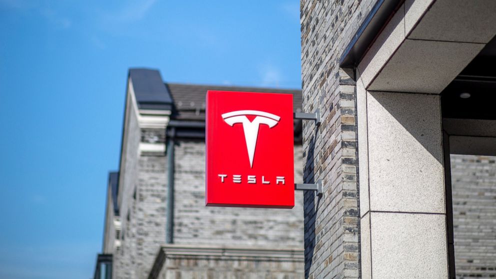 After Fatal Autopilot Crash, Laptop, DVD Player Found in Tesla - ABC News