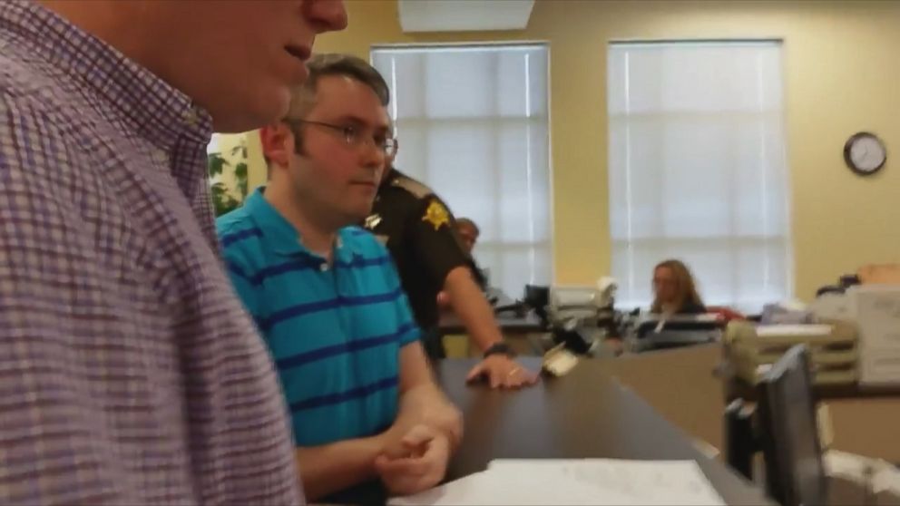 Video Kentucky Clerk Refuses Marriage License To Same Sex Couple Abc News