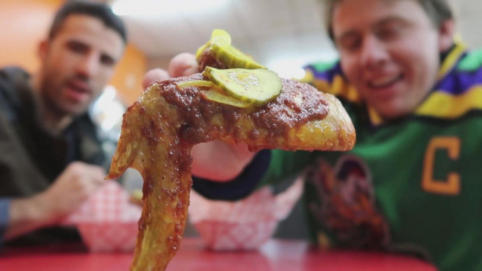 Video Hottest Wings In Coldest City To Host Super Bowl Abc News